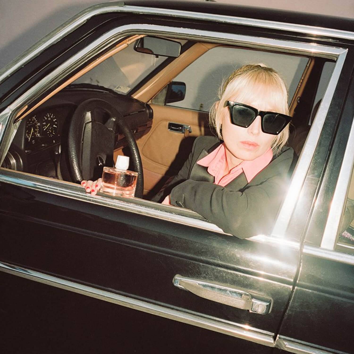 Room 1015 Sonic Flower for $16.95 per month | Scentbird